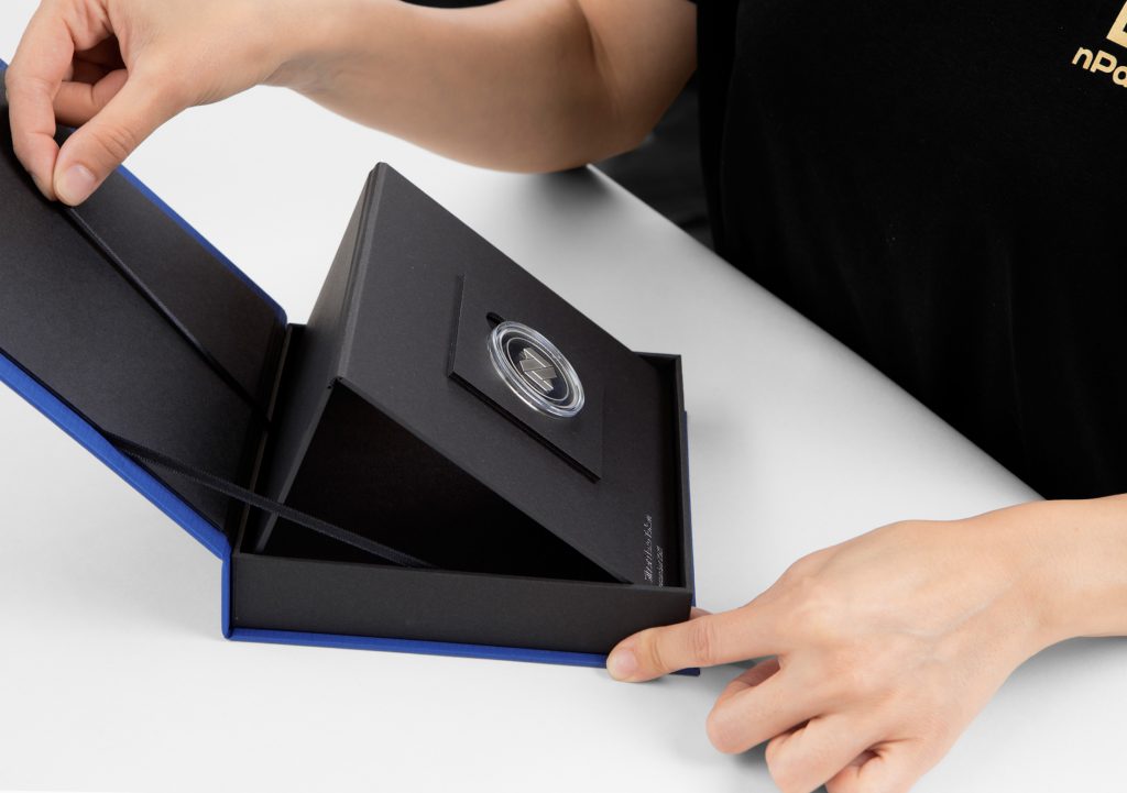 Exclusive display box design