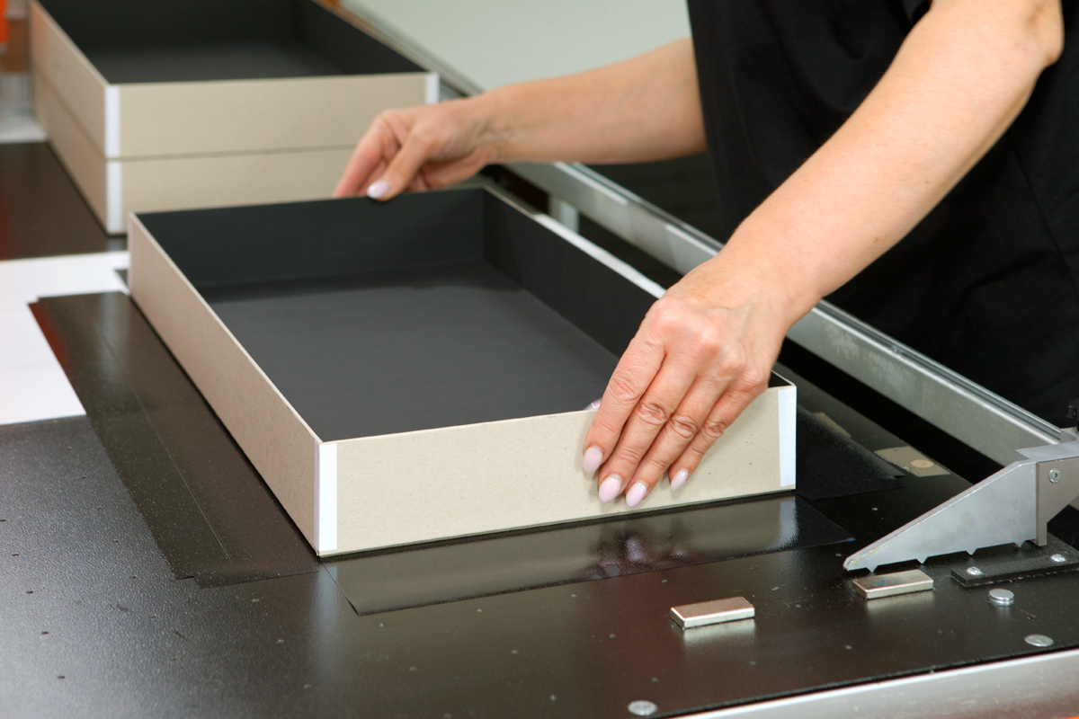 Tailored manufacturing process for custom luxury packaging